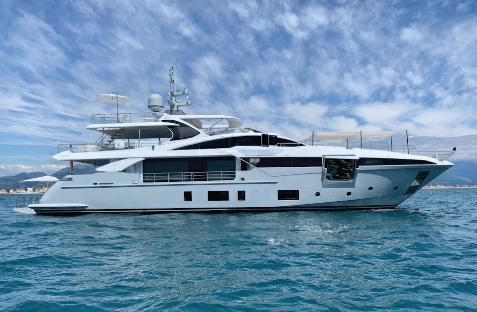 Azimut Grande 35m AMICO Yacht Sold