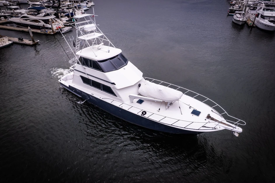 PREMIUM Hatteras 65 Convertible Yacht for Sale