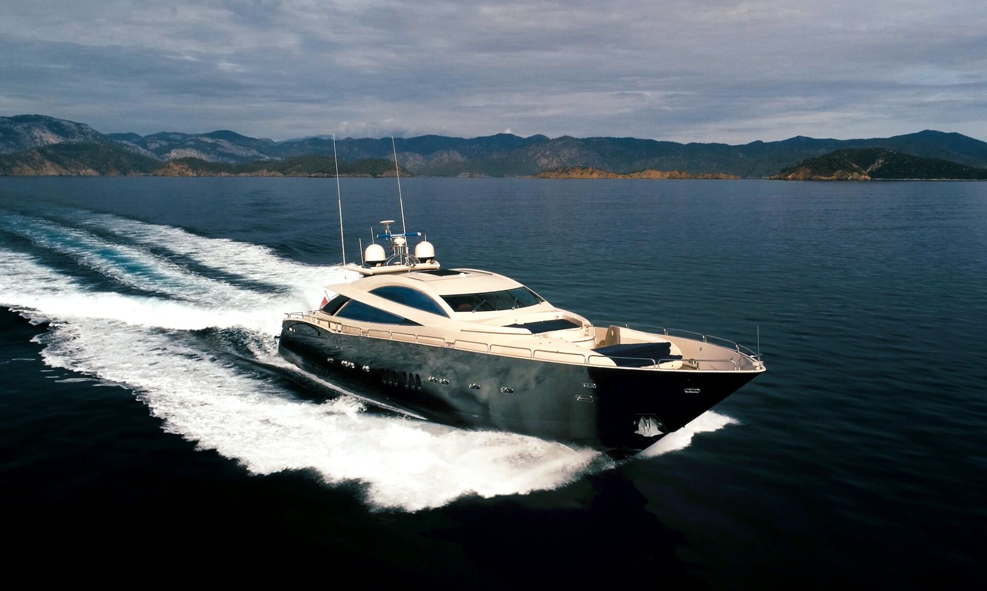 New & Latest Yacht Models For Charter | Northrop & Johnson