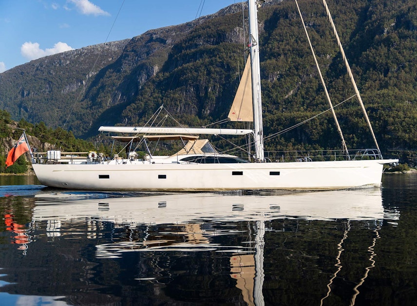 Oyster 825 CHAMPAGNE HIPPY Yacht for Sale