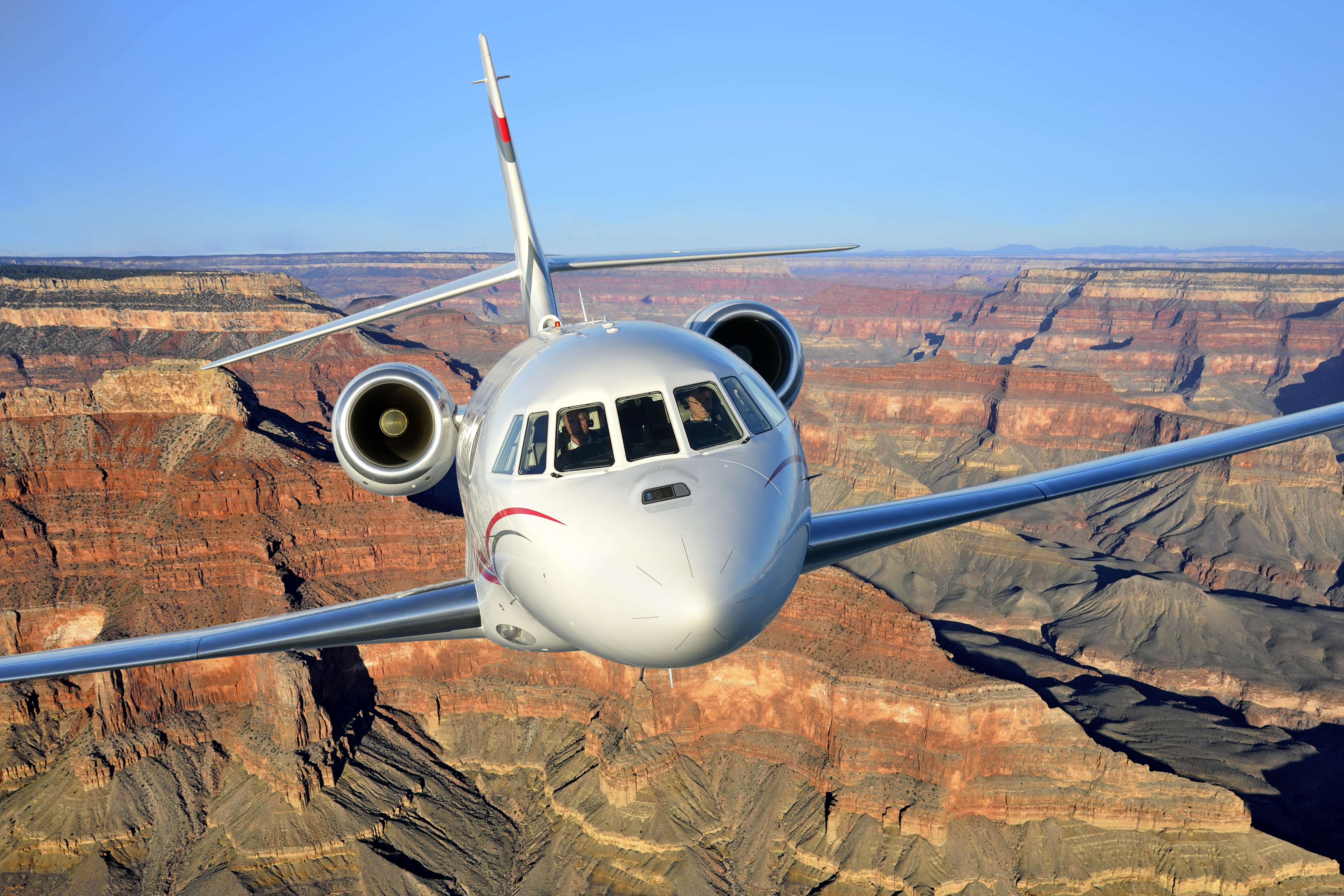 Falcon 2000LXS – Go Where Others Can’t